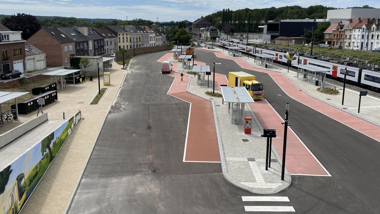 Plus grande, plus sûre, plus connectée : la gare des bus de Wavre a ...