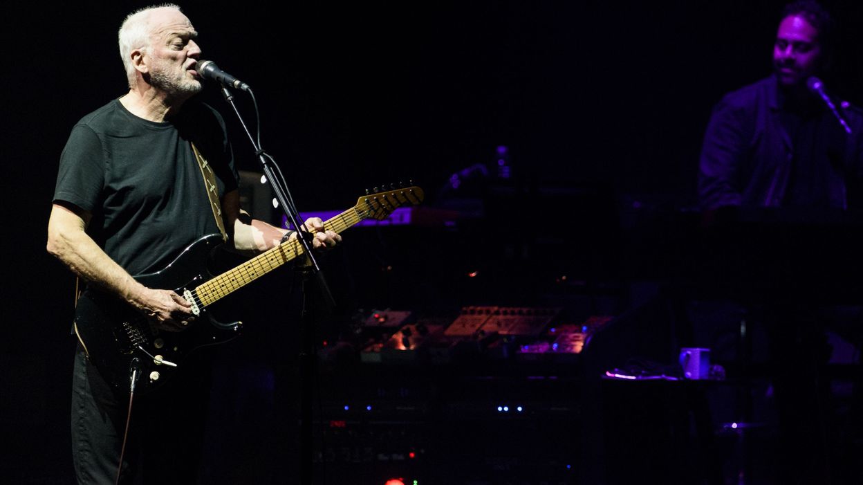 David Gilmour invite sa fille Romany au chant et à la harpe sur son ...