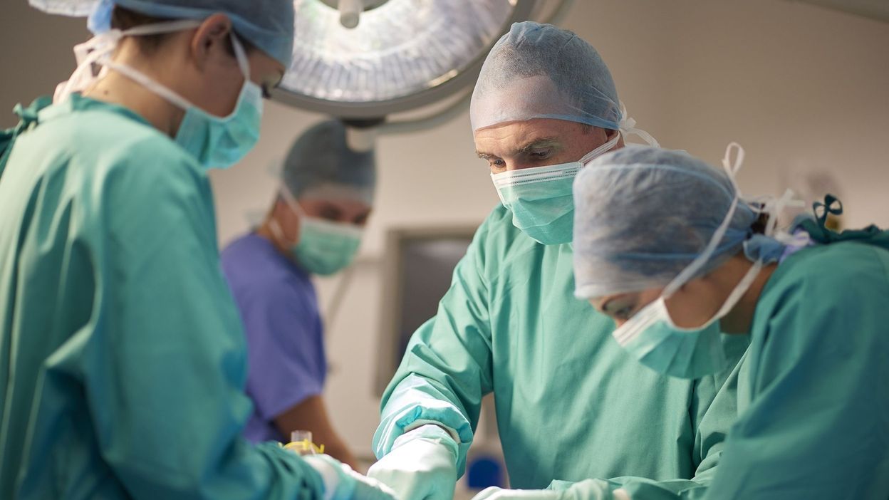 Opération du rein à ventre fermé à Toulouse: une première en Europe ...