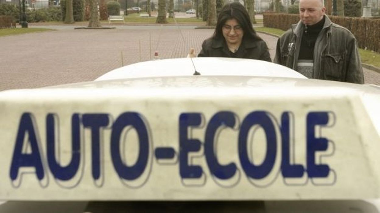 Les autos-écoles à la recherche de 750 moniteurs - RTBF Actus
