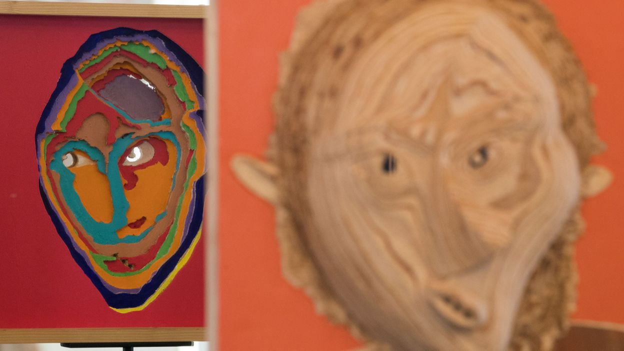 Les sculptures de Freddy Tsimba à l'AfricaMuseum - RTBF Actus