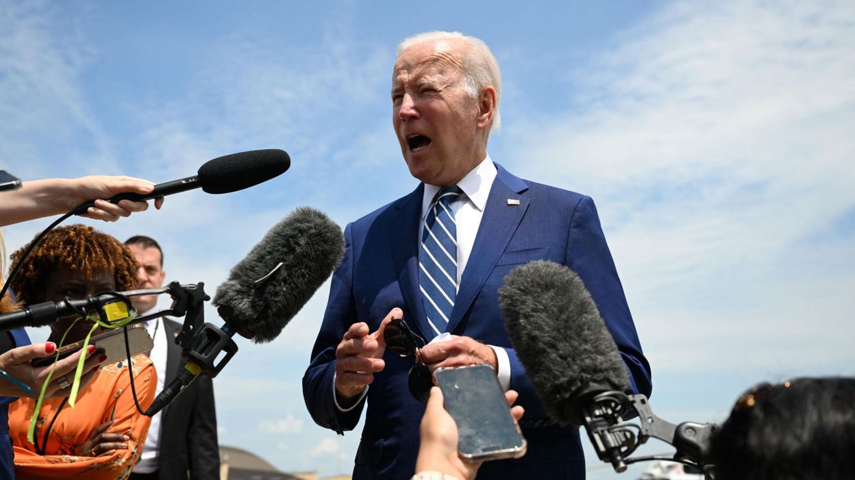 Biden dévoile un budget aux allures de programme de campagne