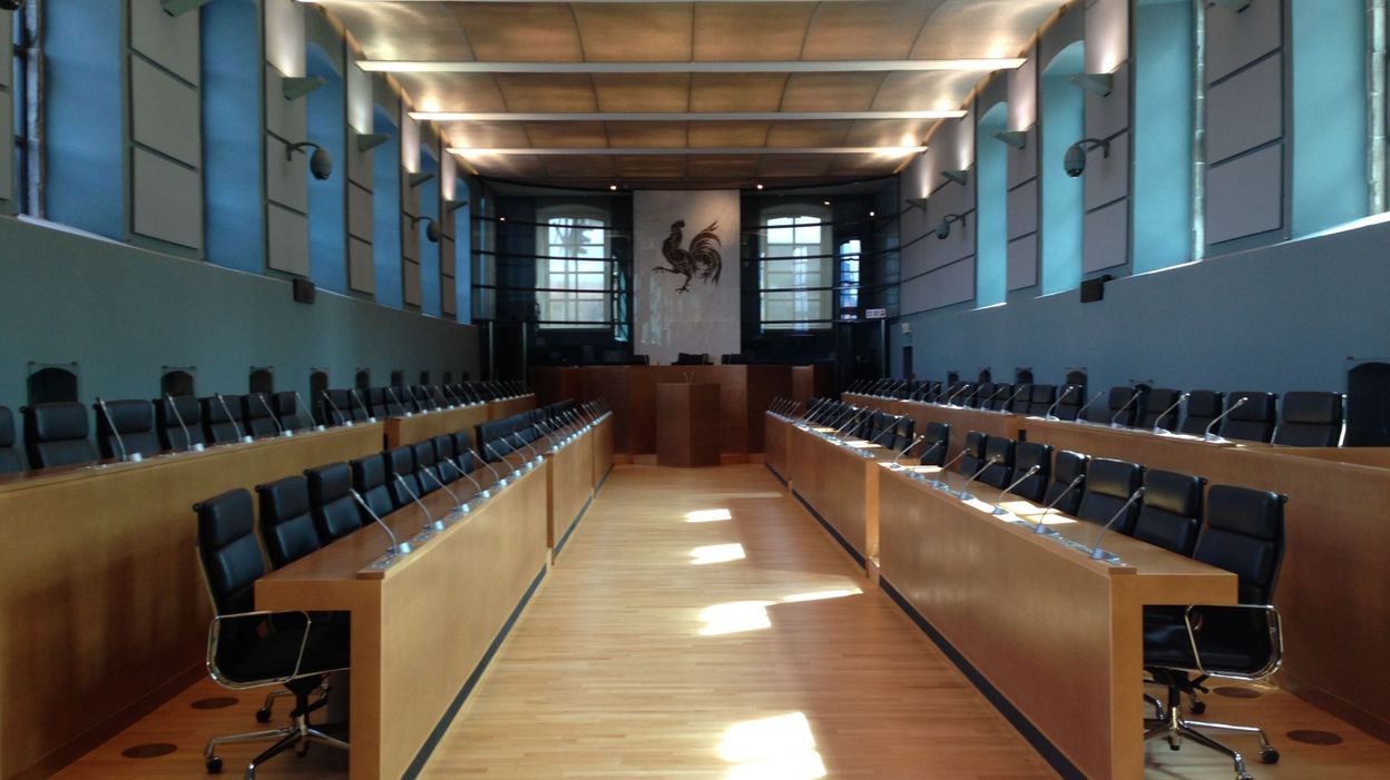 Visite guidée du Parlement wallon, côté coulisses - RTBF Actus