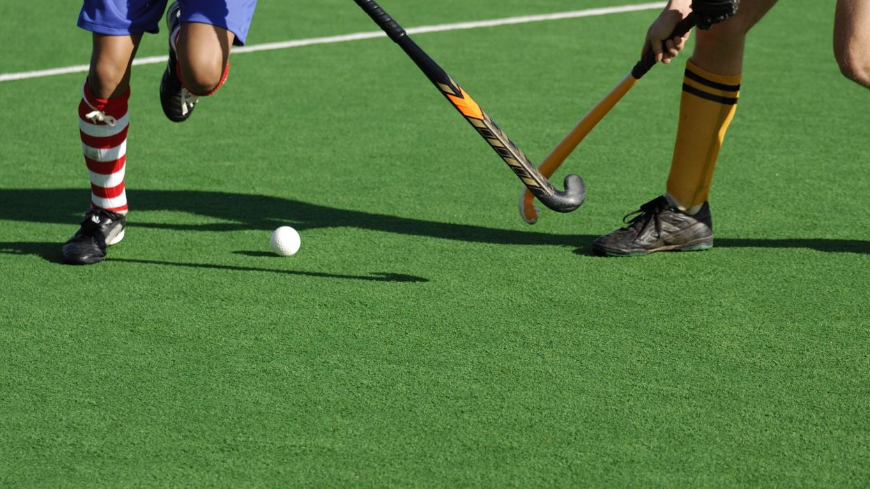 Découvrez le Hockey et ses bienfaits avec Cyril! - RTBF Actus