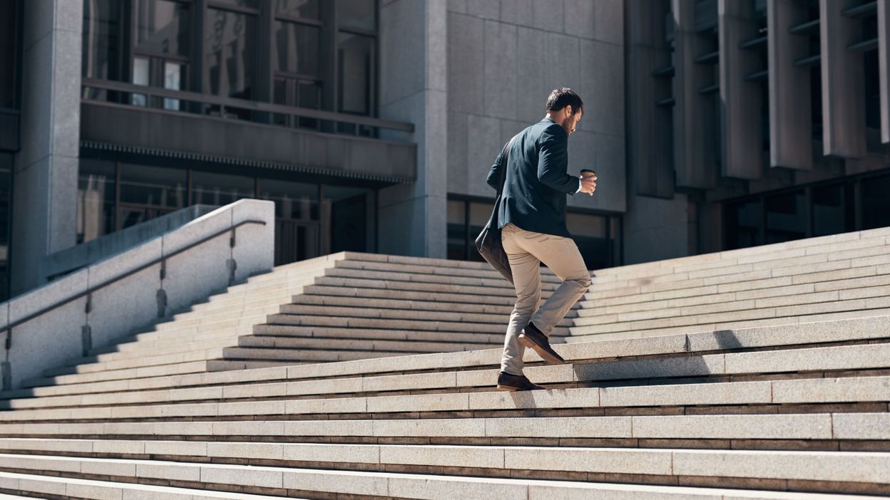 Trois exercices de stretching pour améliorer sa souplesse - RTBF Actus