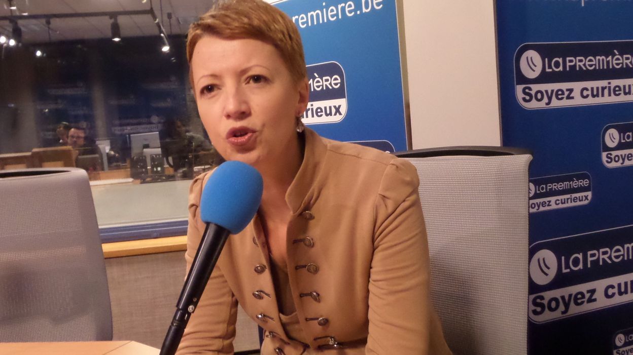 Catherine Fonck (cdH): 'Anne Delvaux a été trop loin' - RTBF Actus