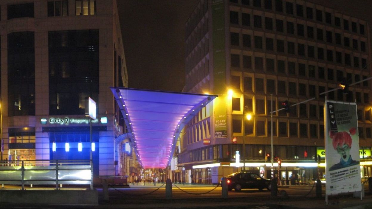 Innovation, voitures, cinémas, toit géant, travaux inutiles : la rue ...