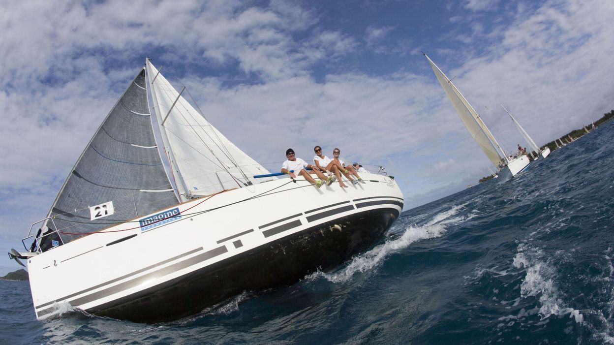 Ionic 48, un voilier de luxe construit en Wallonie - RTBF Actus