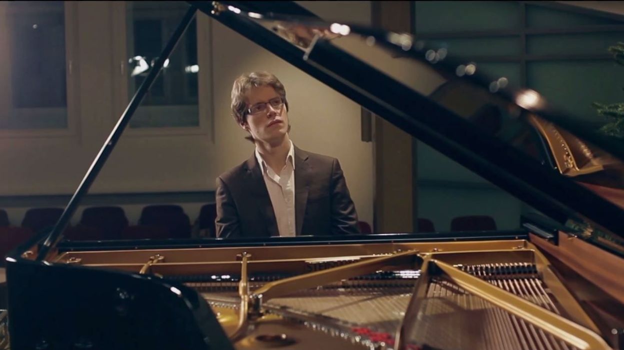 La Conversation avec Florian Noack, la grâce du magicien - RTBF Actus