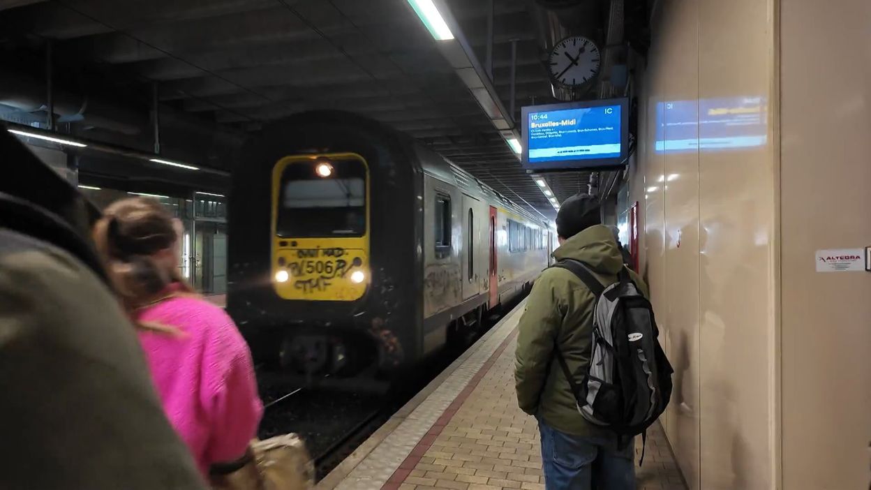 La ligne de bus Express E13 vers Bruxelles ne partira plus du parking ...