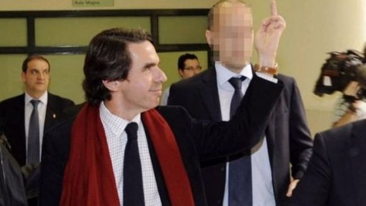 J.-M. Aznar adresse un doigt d'honneur à ses détracteurs - RTBF Actus