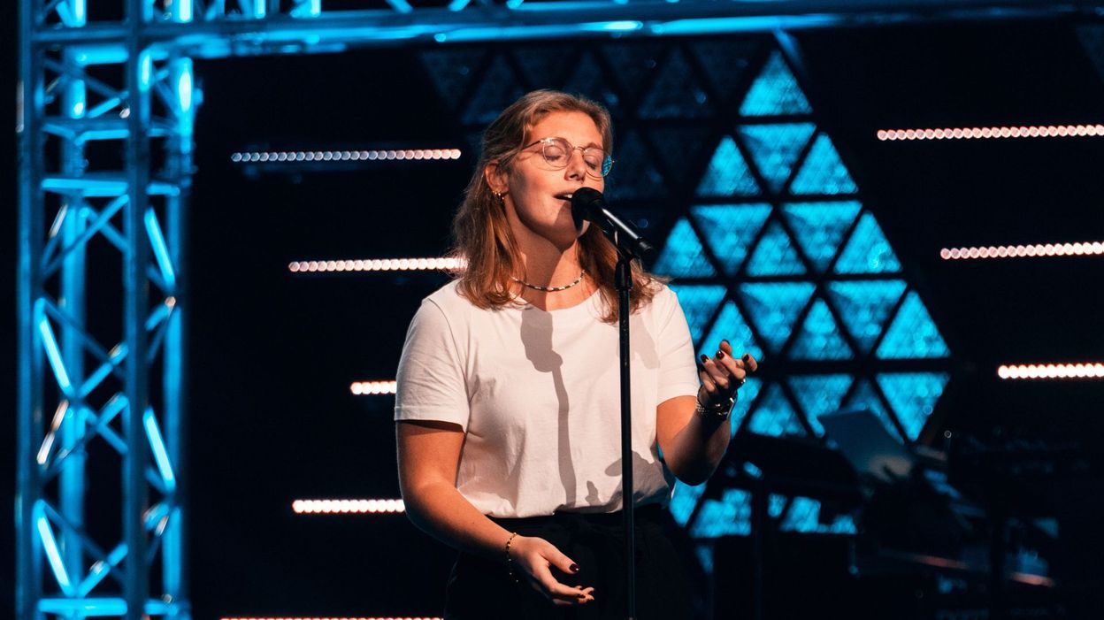 Rosalie, un OVNI qui débarque dans The Voice Belgique ! - rtbf.be