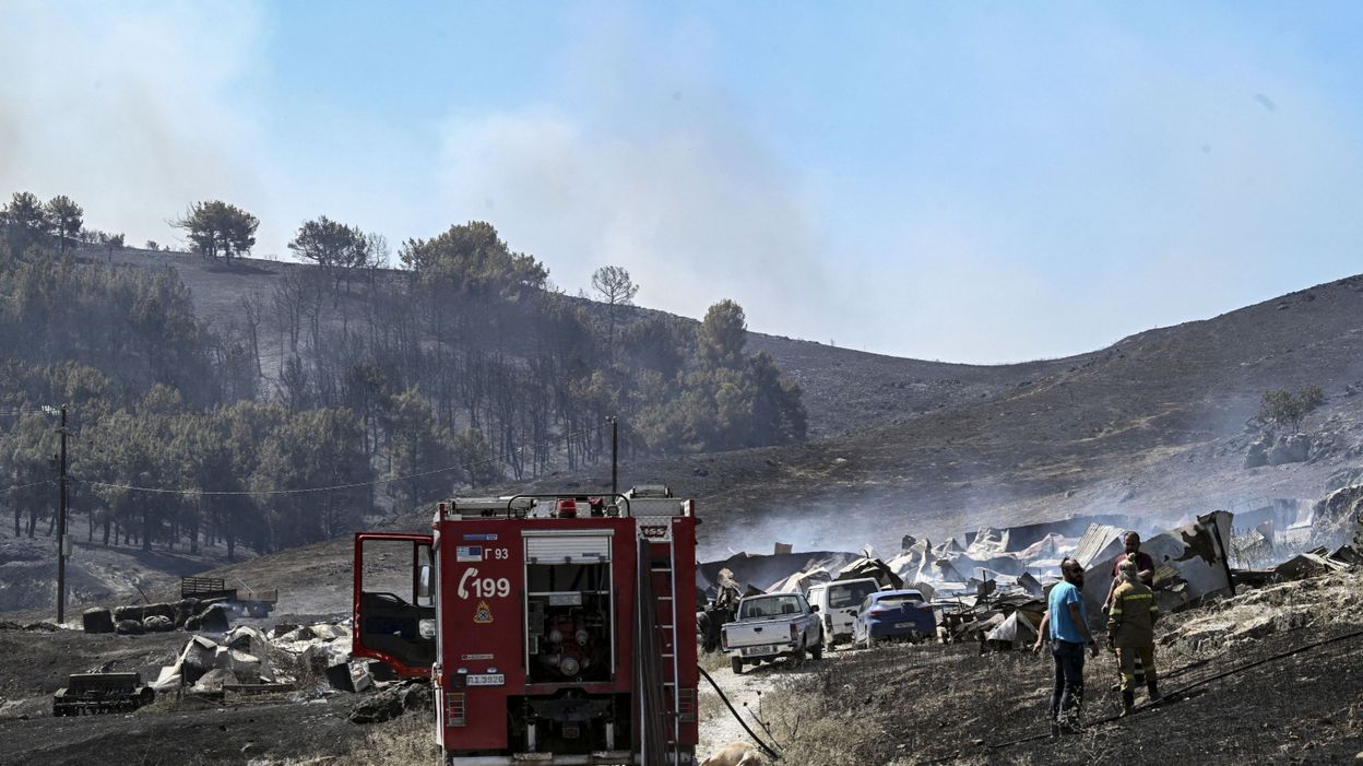 Le cauchemar en Grèce : de multiples incendies embrasent le pays, une ...