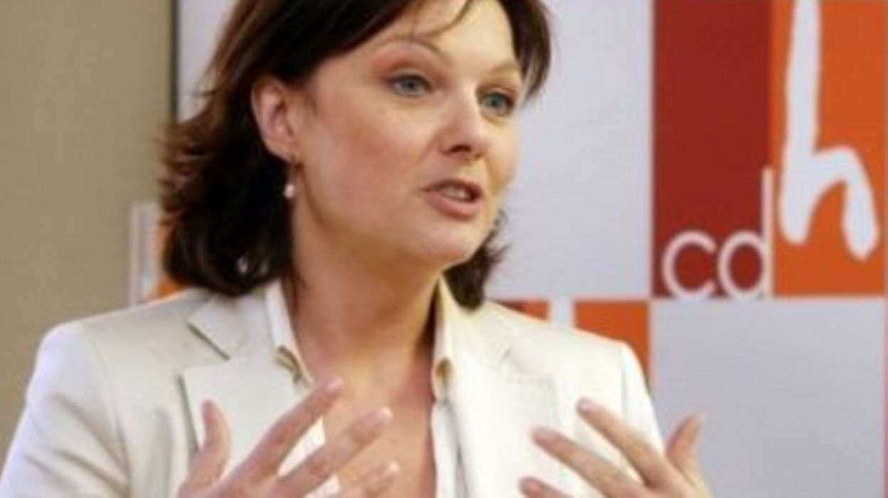 Anne Delvaux: 'La politique, je n'en ferai plus mon métier' - RTBF Actus