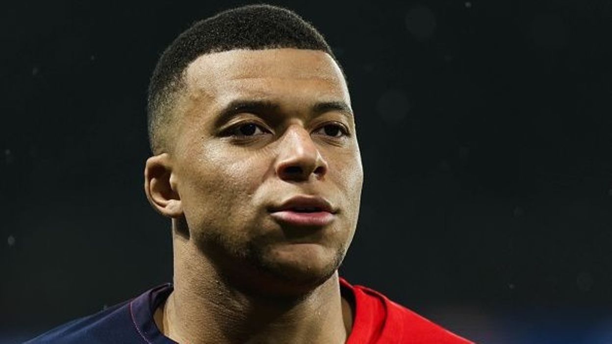 Le numéro 44 semblable à un symbole nazi, l’Allemagne et Adidas ...