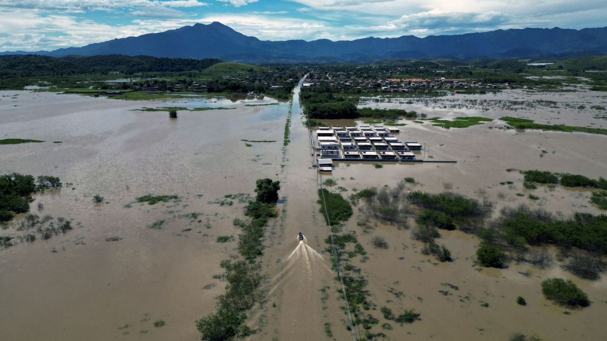 Brésil : le bilan monte à 12 morts après de grandes inondations dans la ...