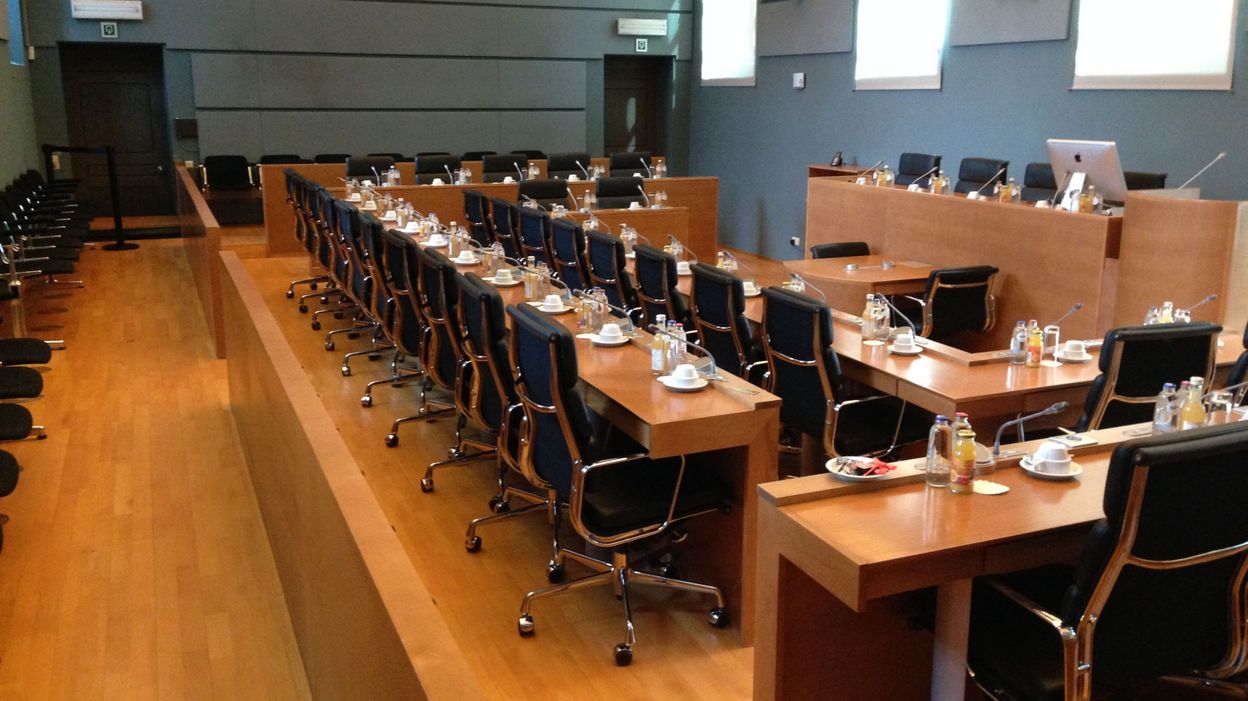 Visite guidée du Parlement wallon, côté coulisses - RTBF Actus