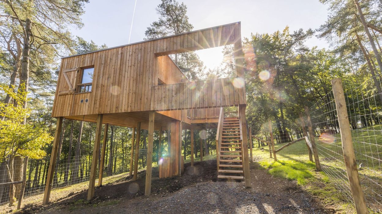 Theux : un hôtel de six chambres et cinq lodges bâti au coeur du parc ...