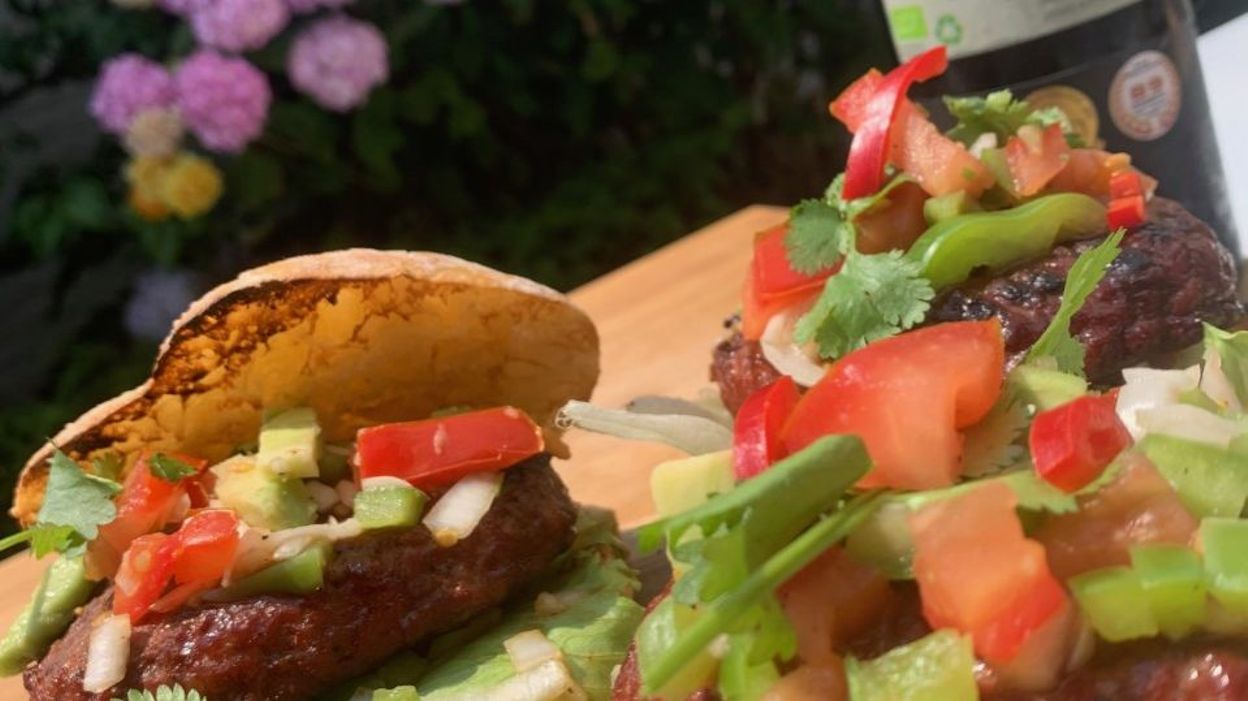 Sur la Une, le chef Jean-Luc Daniel réinvente les barbecues ! - RTBF Actus