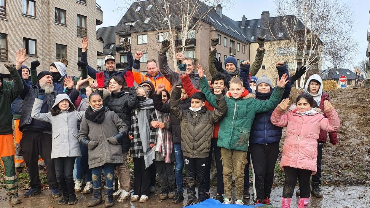 SOWoods, planter des micro-forêts en ville ! - RTBF Actus SOWoods, planter des micro-forêts en ville ! - RTBF Actus