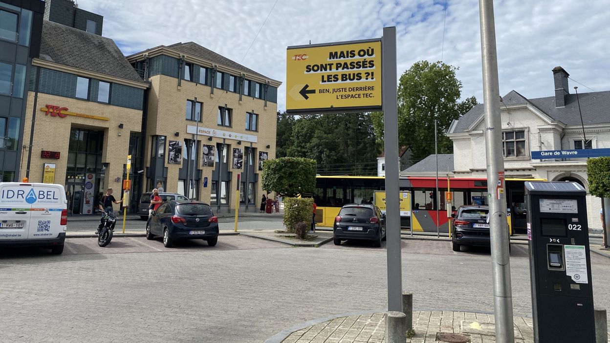 La ligne de bus Express E13 vers Bruxelles ne partira plus du parking ...