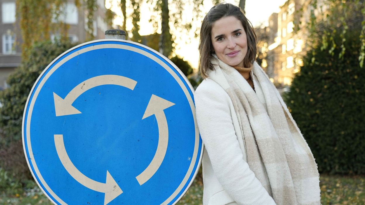 Fanny Hendrick, le nouveau visage de l’émission Contacts - RTBF Actus
