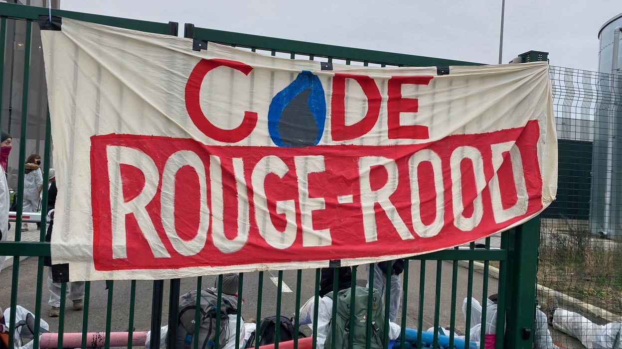 Les activistes de Code Rouge ont mené des actions dans les aéroports de ...