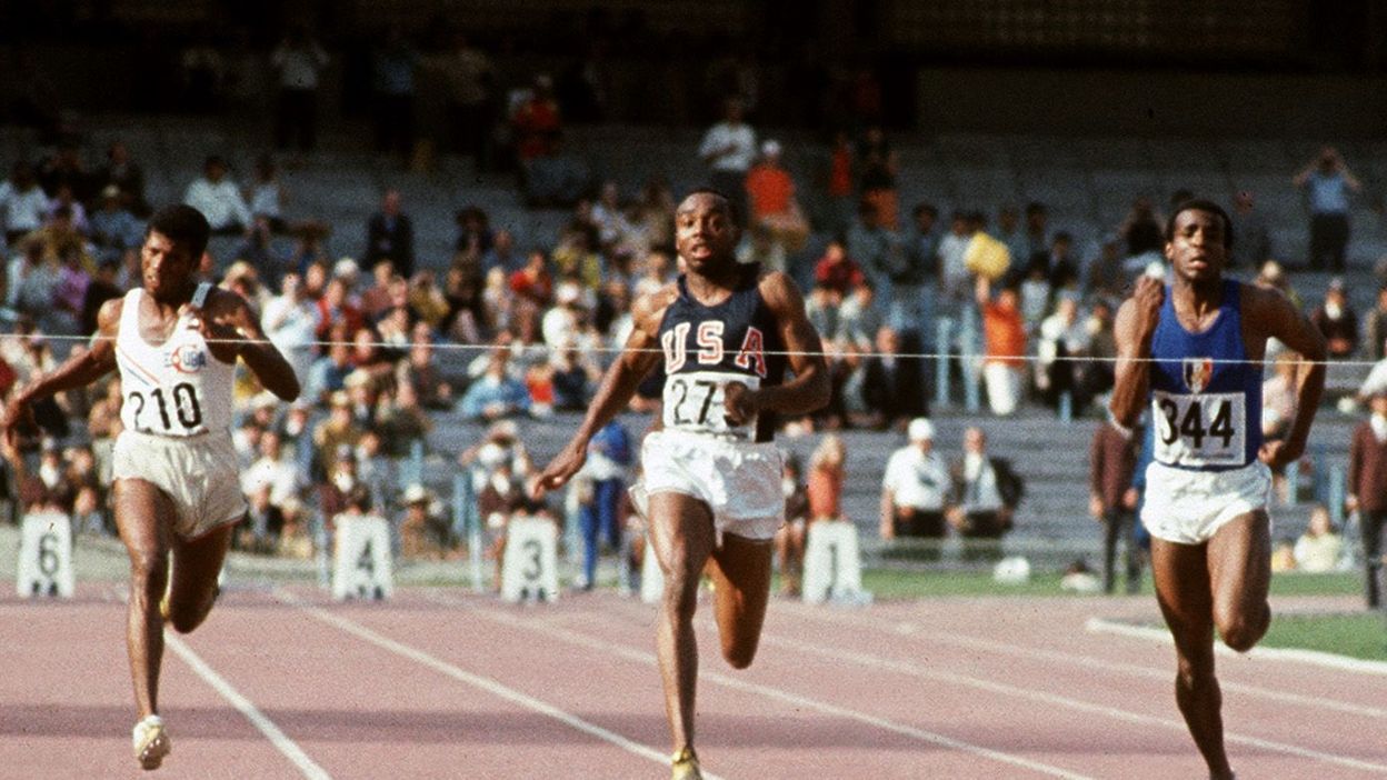 Il y a 54 ans, le poing levé de Tommie Smith et John Carlos : un geste ...