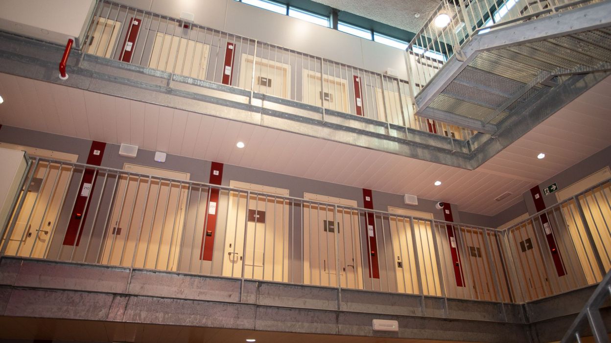 La nouvelle prison de Haren (Bruxelles) accueille ses premières ...
