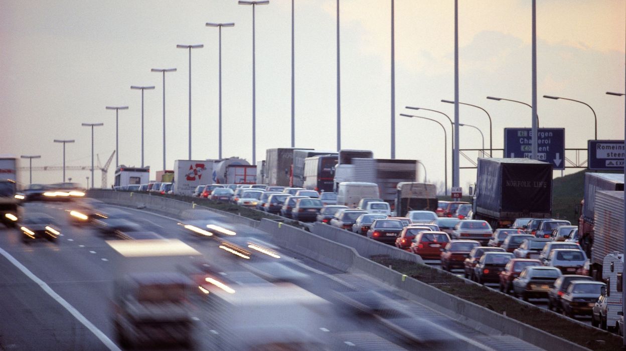 Plus de 24 km de bouchons sur le ring de Bruxelles - plusieurs ...