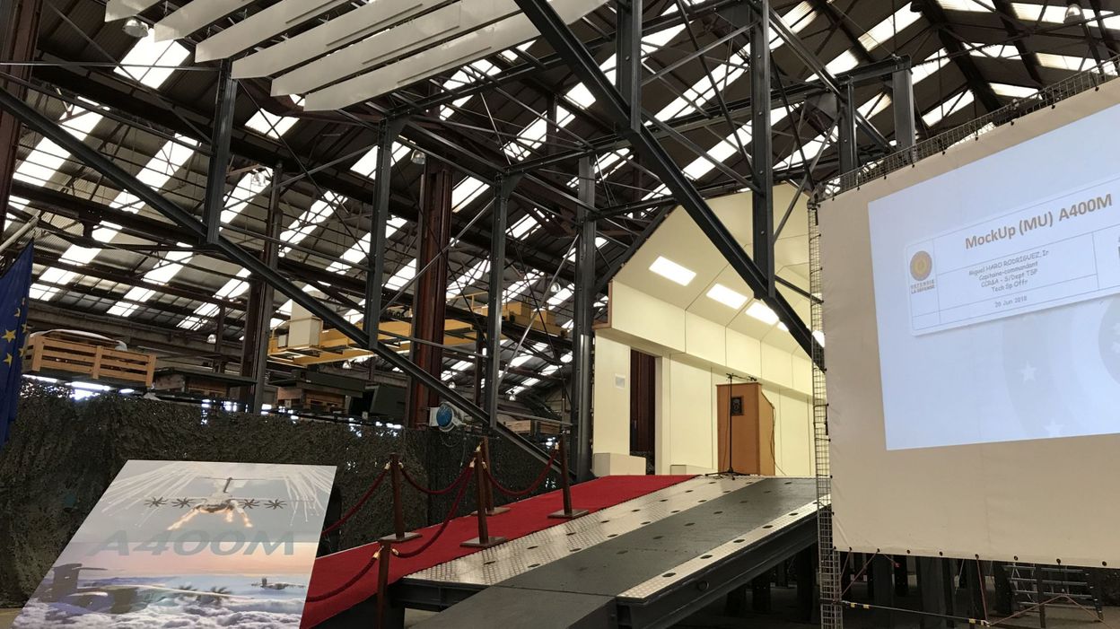 A l'arsenal de Rocourt, une 'maquette' du futur avion de l'armée belge ...