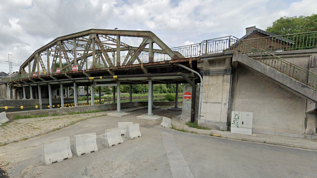 Affaissement d’un pont en travaux sur la E42 à La Louvière : une ...