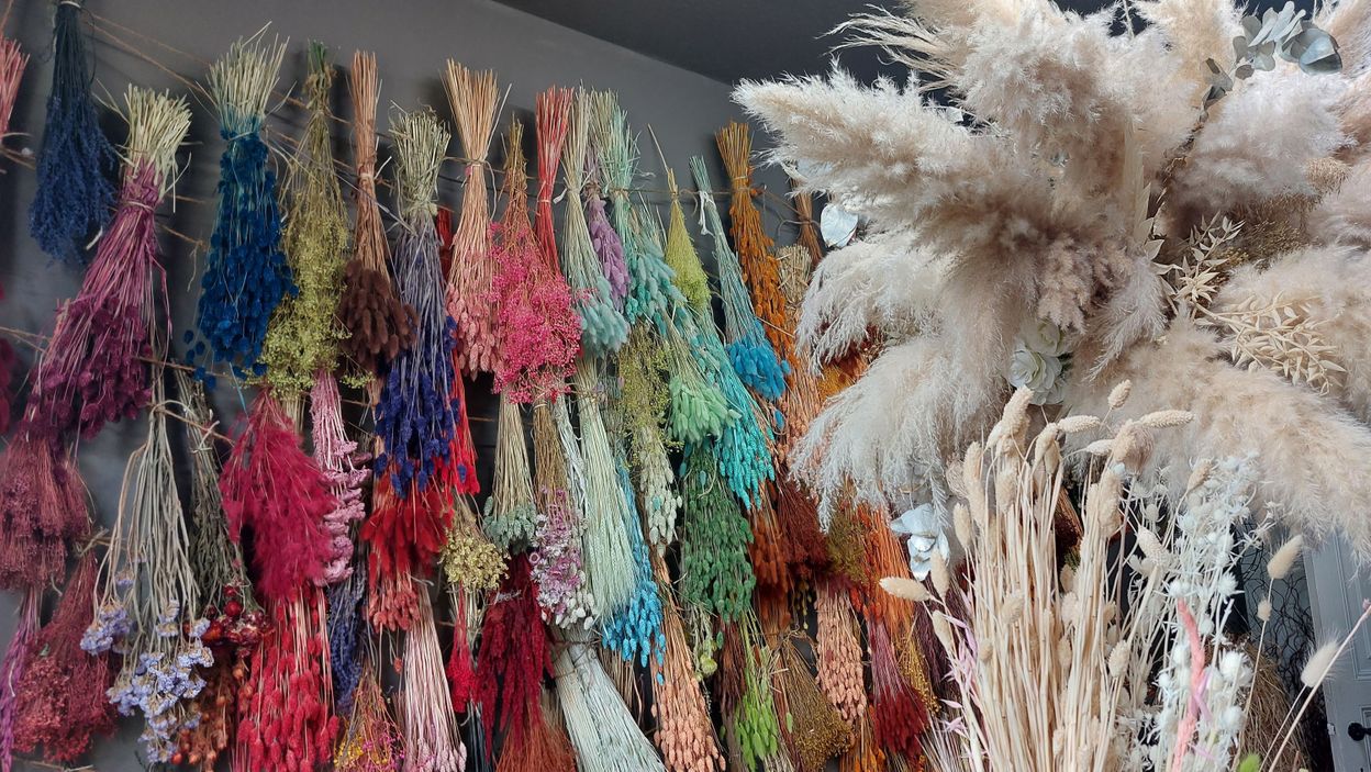 Découvrez la beauté des fleurs séchées chez 'Contez Fleurettes' à Namur ...