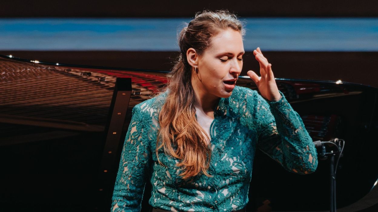 Jasmin White, 2e lauréate du Concours Reine Elisabeth 2023 Chant - RTBF ...