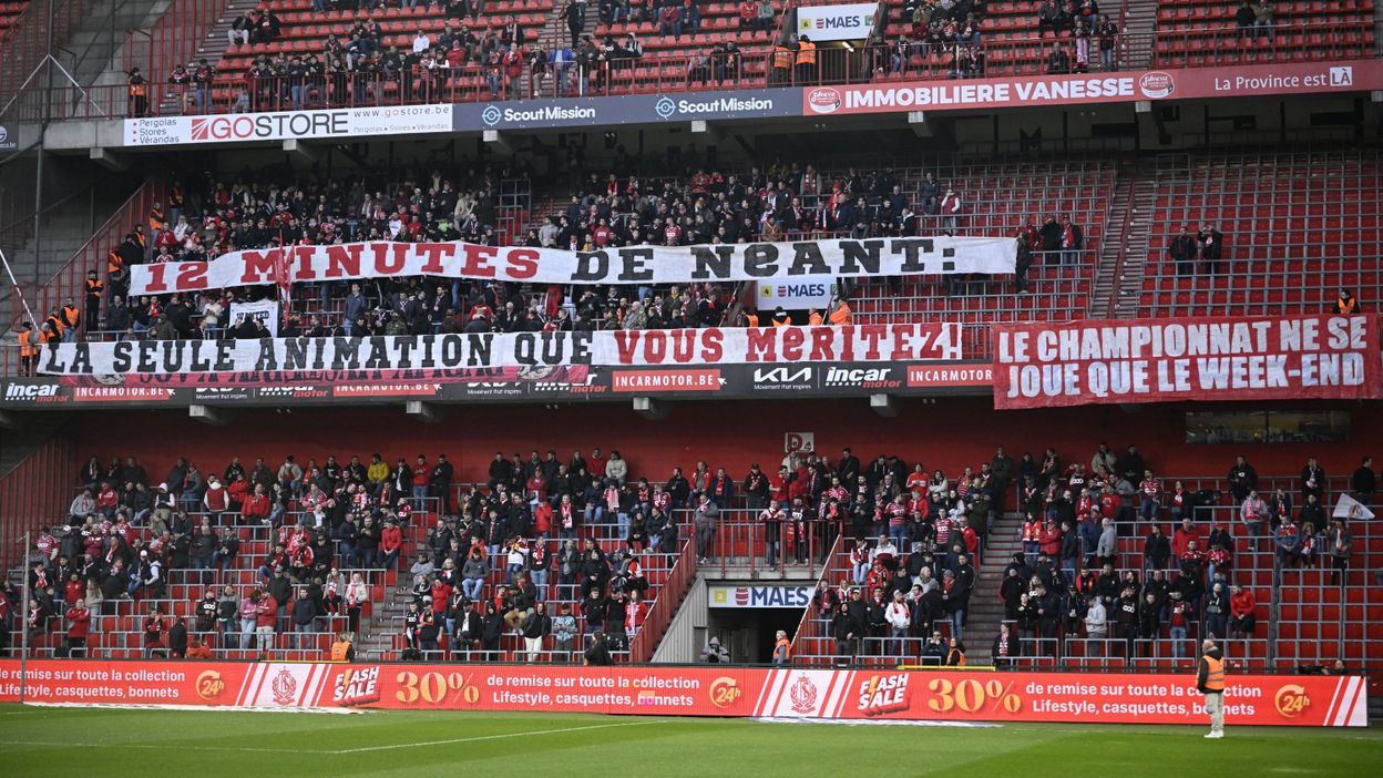 Les Ultras Inferno du Standard dévoilent un énorme tifo, pour célébrer ...