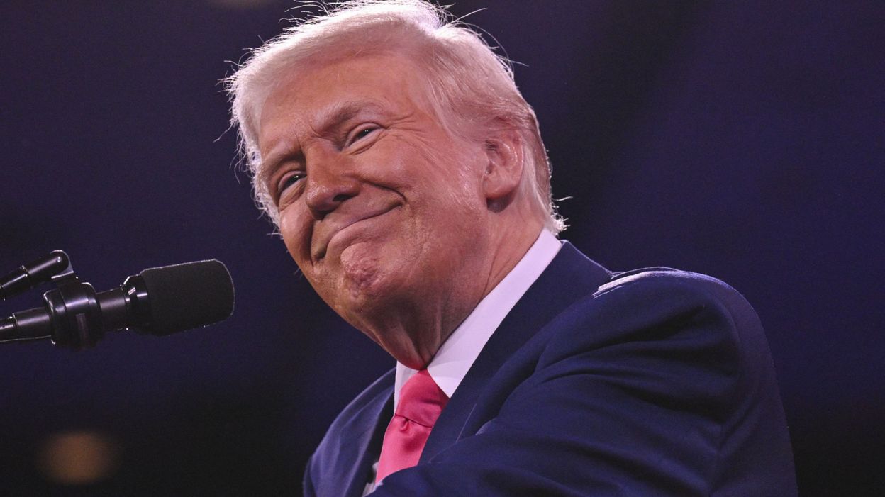 Ici le monde : Donald Trump croit-il un peu trop en sa propre légende ? - RTBF Actus