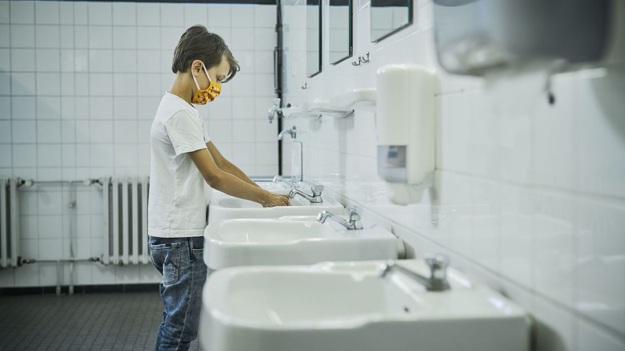 Toilette intime du petit garçon : faut-il décalotter bébé ? - rtbf.be