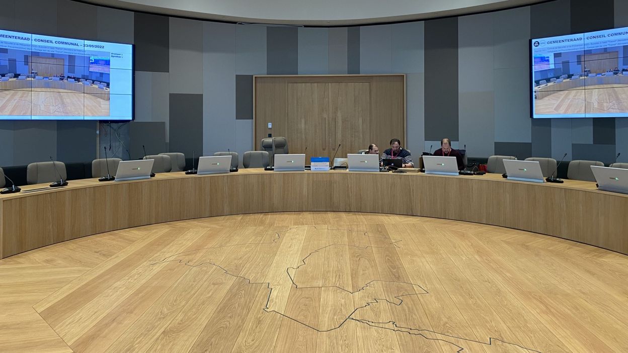 Bruxelles : voici la nouvelle salle du conseil communal - RTBF Actus Bruxelles : voici la nouvelle salle du conseil communal - RTBF Actus