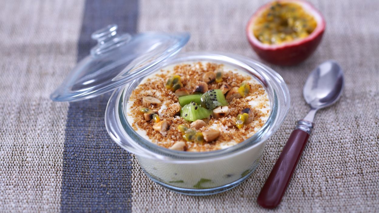 Recette : mousse de fromage blanc aux fruits rouges et amandes - RTBF Actus