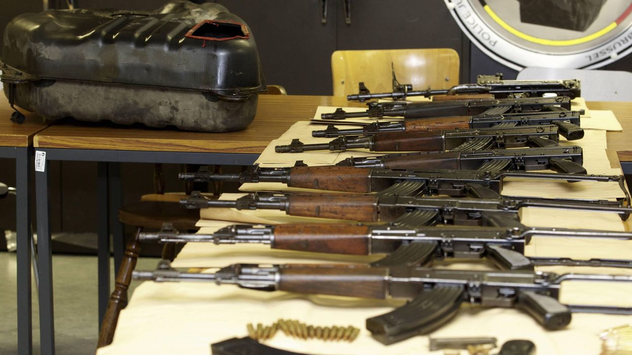 Un important réseau international de trafic d'armes démantelé en ...