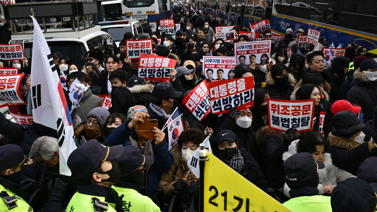 Corée du Sud : le président Yoon annonce qu'il va lever la loi martiale, après le vote au ...