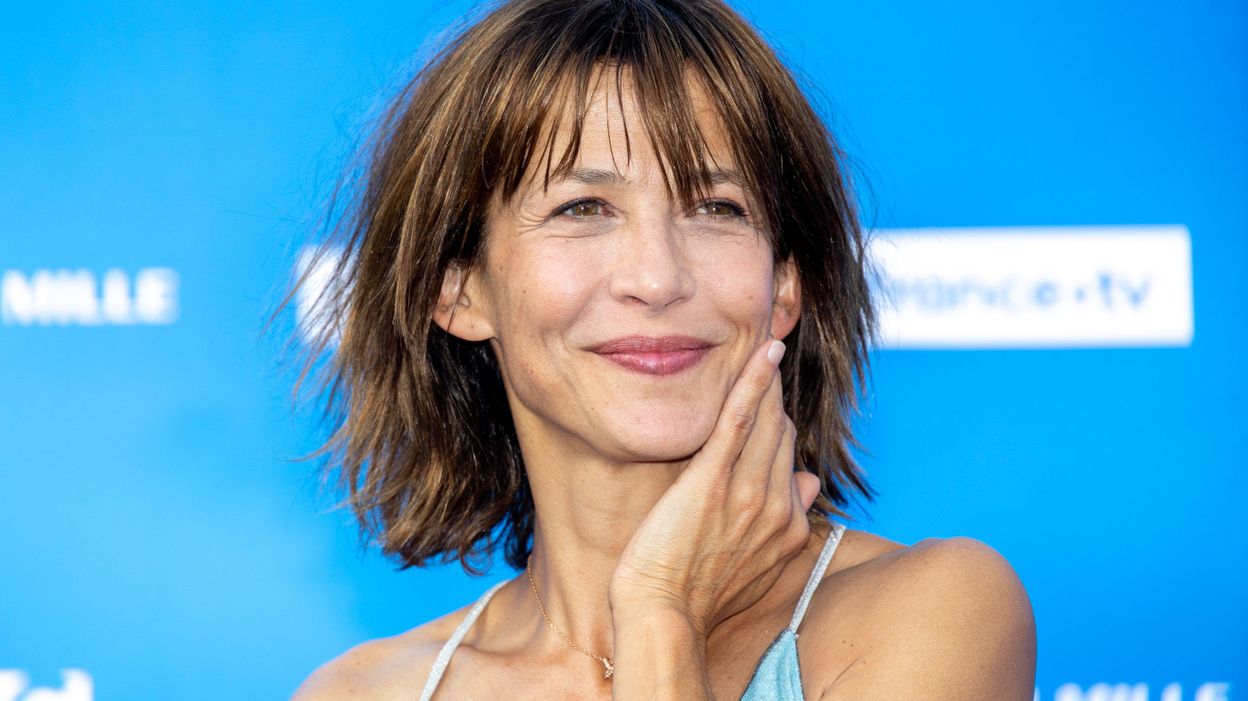 Sophie Marceau dévoile sa nouvelle coupe de cheveux, les fans sont sous ...