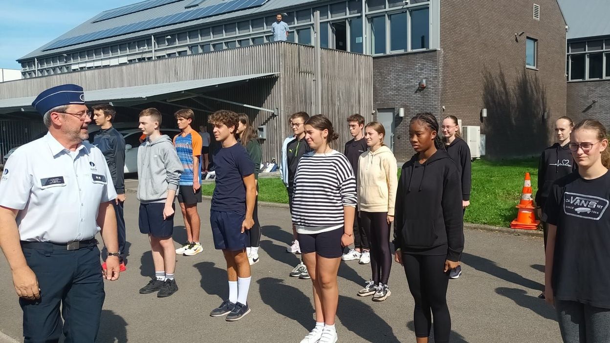 La zone de police Secova accueille ses 'juniors' - RTBF Actus