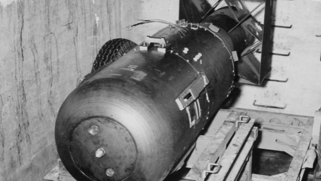 INVENTION - LA BOMBE ATOMIQUE - RTBF Actus