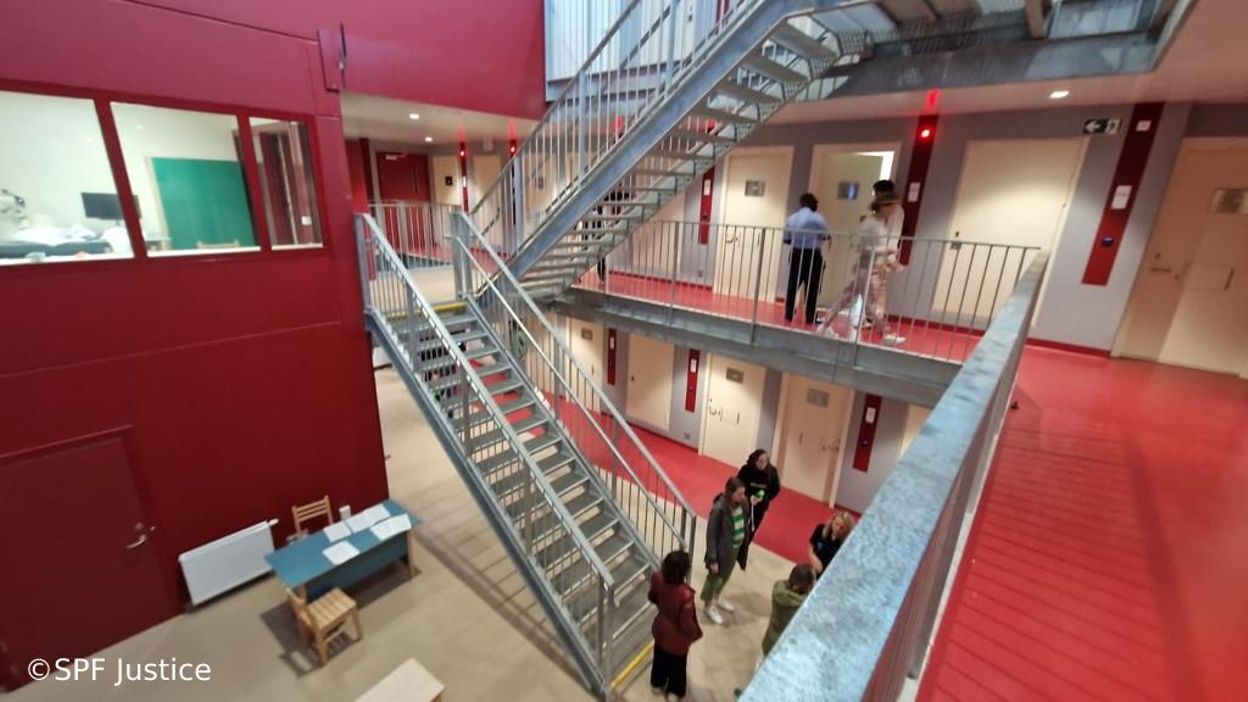 Immersion à la prison de Haren : 36 heures dans la peau d’un détenu ...