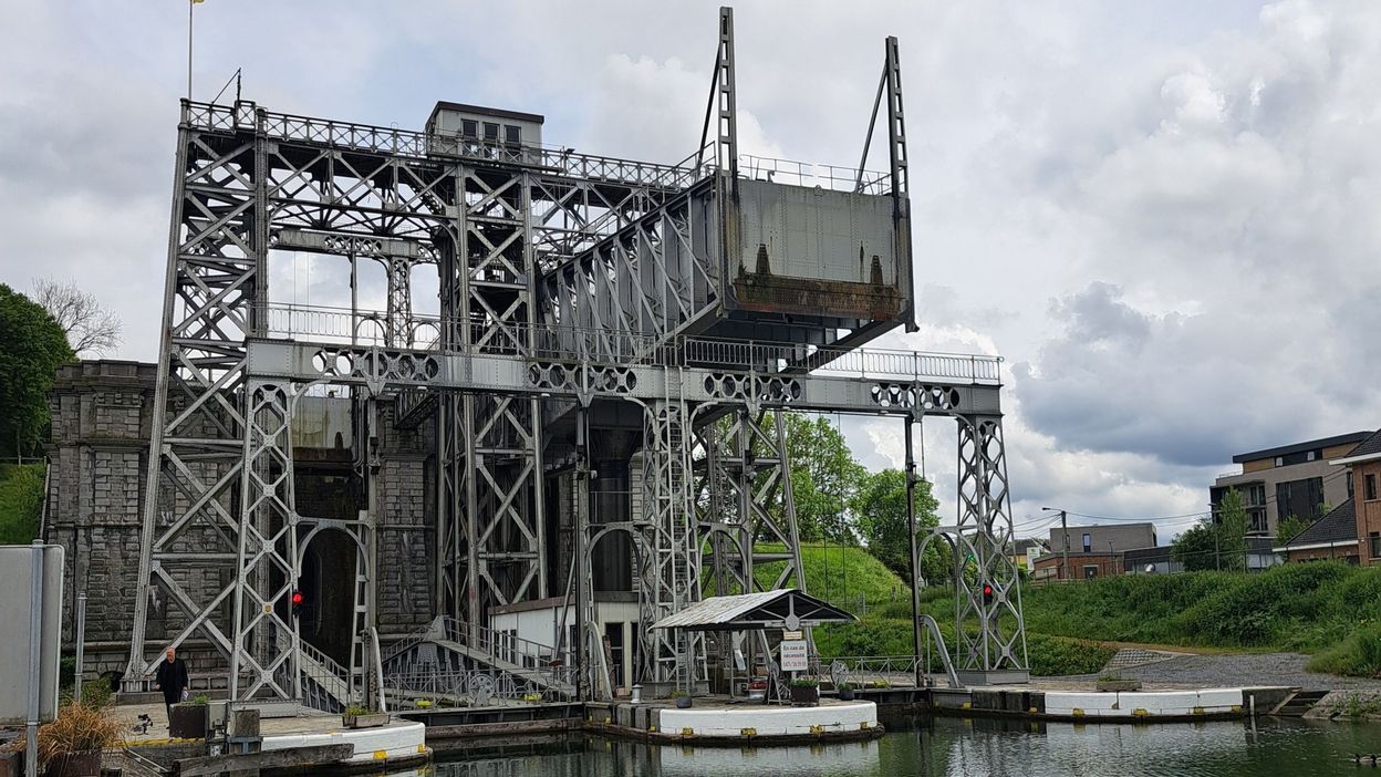 Obourg : une nouvelle écluse pour permettre le passage de plus gros ...