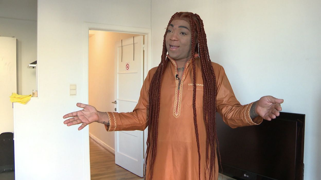 En danger de mort à cause de sa transidentité au Cameroun, Shakiro ...