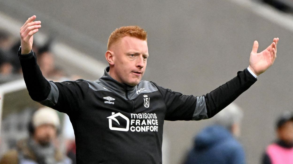 Raymond Goethals au micro de Roger Laboureur en 1973 - RTBF Actus