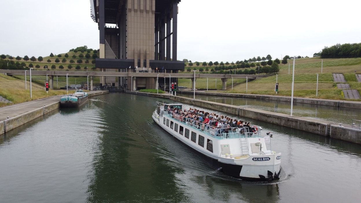 L’ascenseur à bateaux de Strépy-Thieu fête ses 20 ans - RTBF Actus