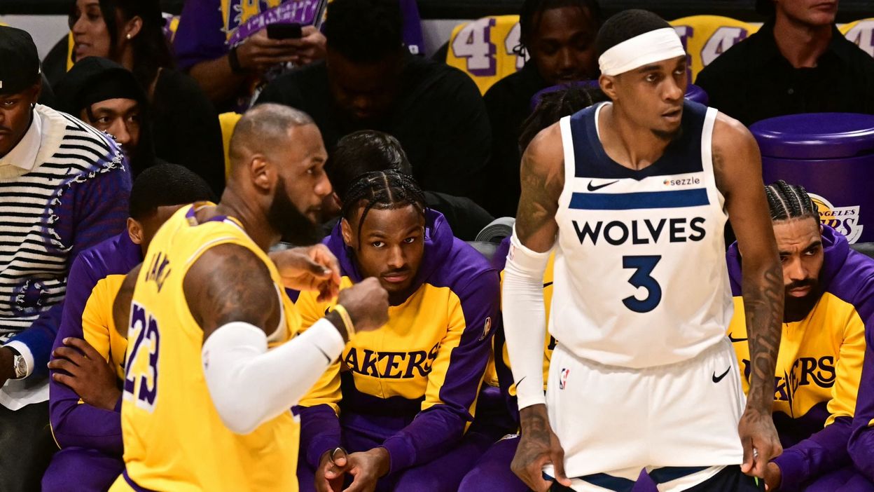 Un match NBA commenté en direct vidéo tous les samedis soirs ...